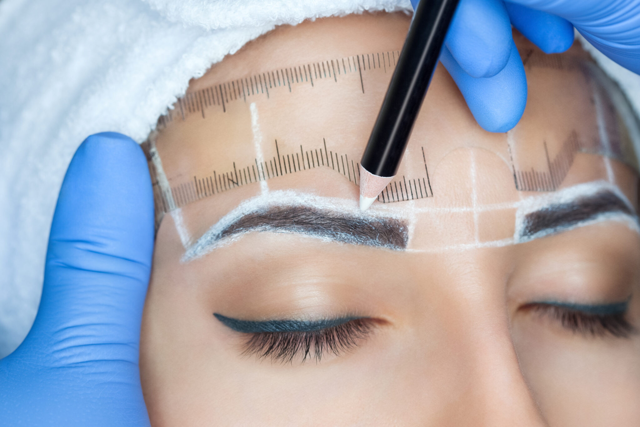 Phi Brows vs. Traditional Eyebrow Tattooing: Which is Better - 360 ...